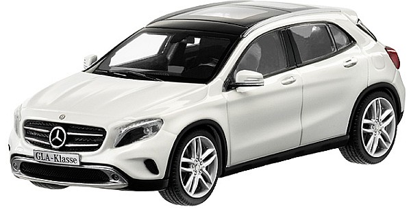 Mercedes GLA-Class Reversing Camera Kits | Car Communications Ltd