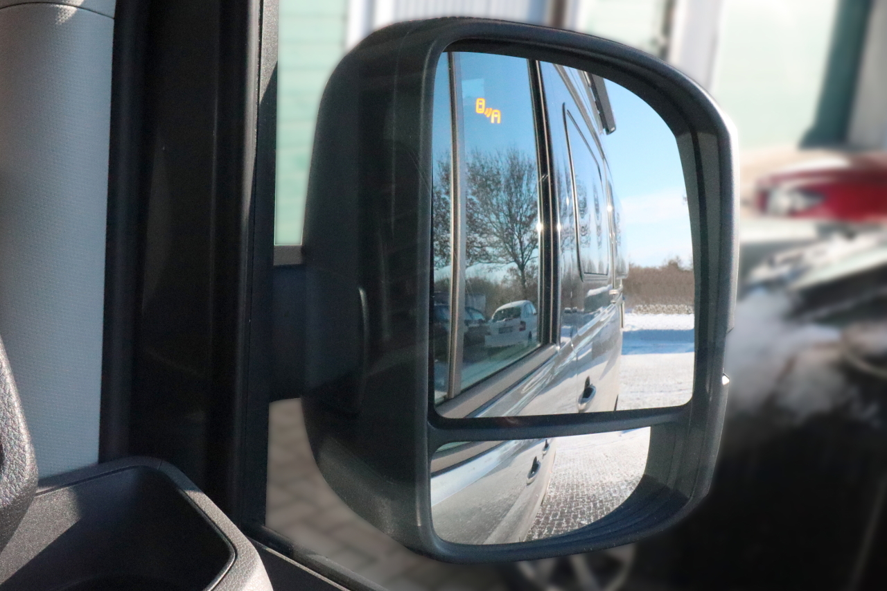 VW Crafter - Side Assist & Rear Traffic Alert System