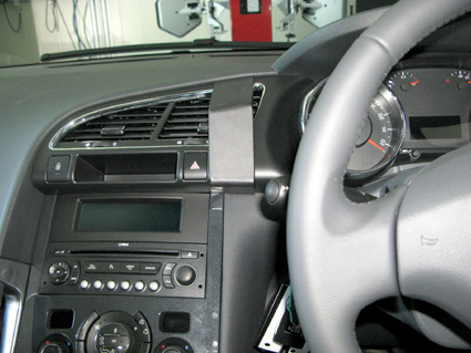 Peugeot 3008 Brodit ProClip Mounting Bracket - Center mount (654344)